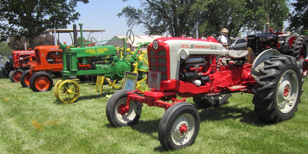 Tractor Show - Andrew County Museum